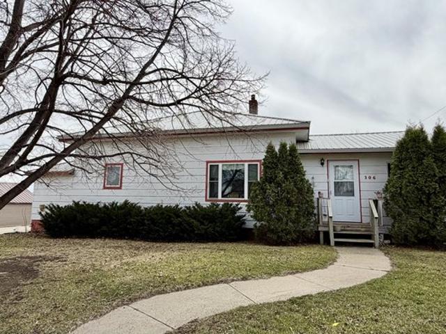 306 Seward Ave, Roscoe, SD 57471