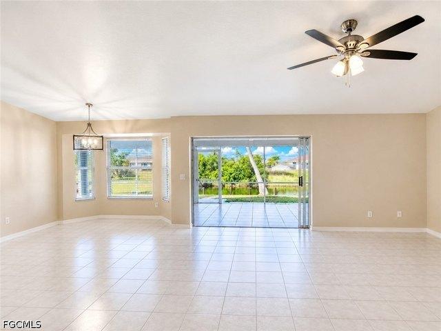 306 SE 8th Pl, Cape Coral, FL 33990