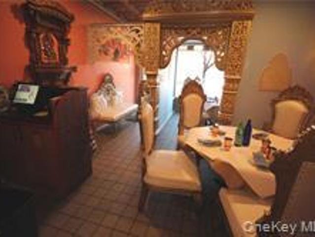 306 Sunrise Highway