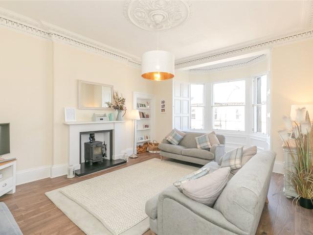 30/6 Polwarth Gardens, Edinburgh, Midlothian, EH11 1LN