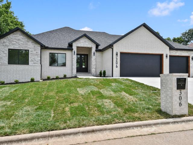 306 Park Cir