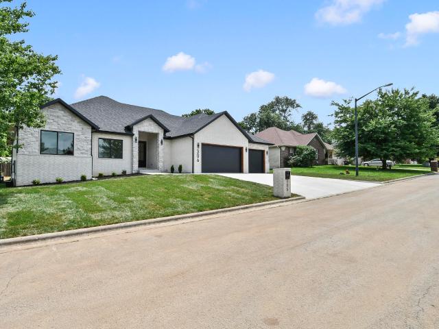 306 Park Cir