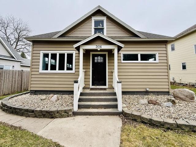 306 Pioneer Ave, Hayti, SD 57241