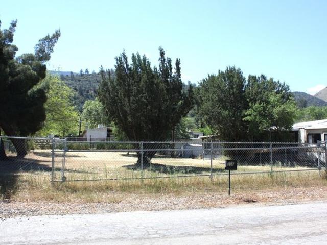 306 Pioneer Pl, Bodfish, CA 93205
