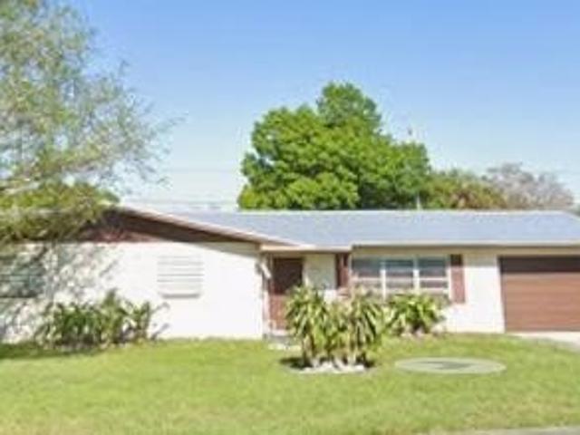 306 Riomar Dr, Port Saint Lucie, FL 34952