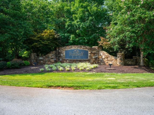 306 Runaway Bay Road