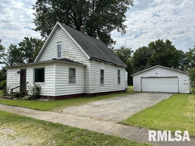 306 W Wabash St, Stonington, IL 62567