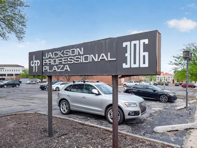 306 W Washington Avenue # 105