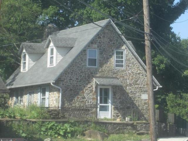 306 W Wayne Ave, Wayne, PA 19087