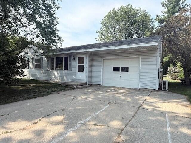 306 W Beryl St, Scottville, MI 49454