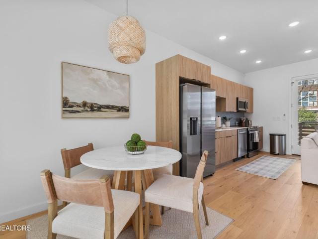 306 W Blount Ave