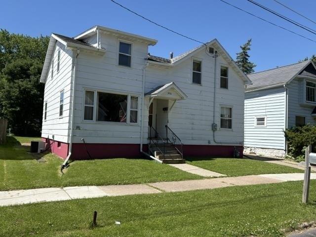 306 W Blodgett St, Marshfield, WI 54449