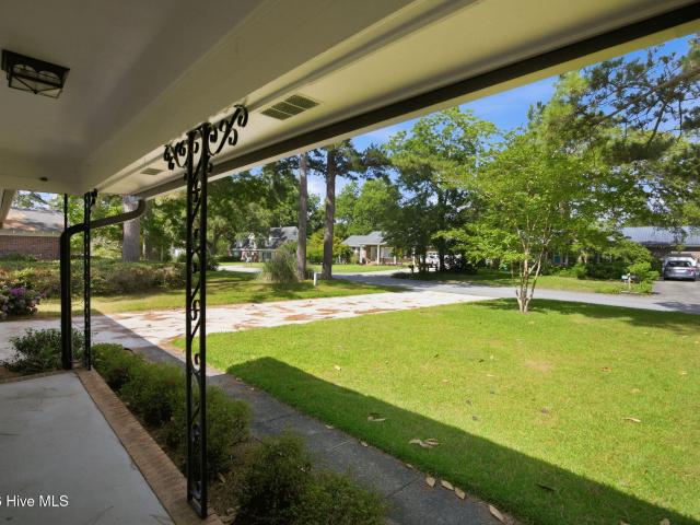 306 W Blackbeard Road W