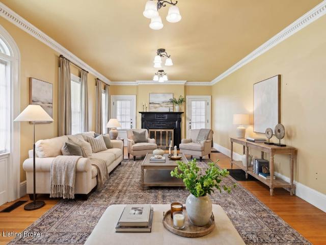 306 W Dixie Ave