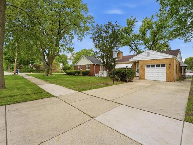 306 W Lonnquist Blvd, Mount Prospect, IL 60056