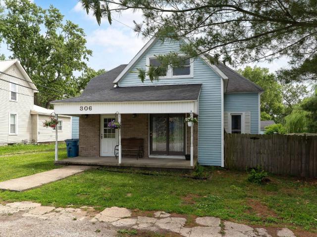306 W McConnell Street