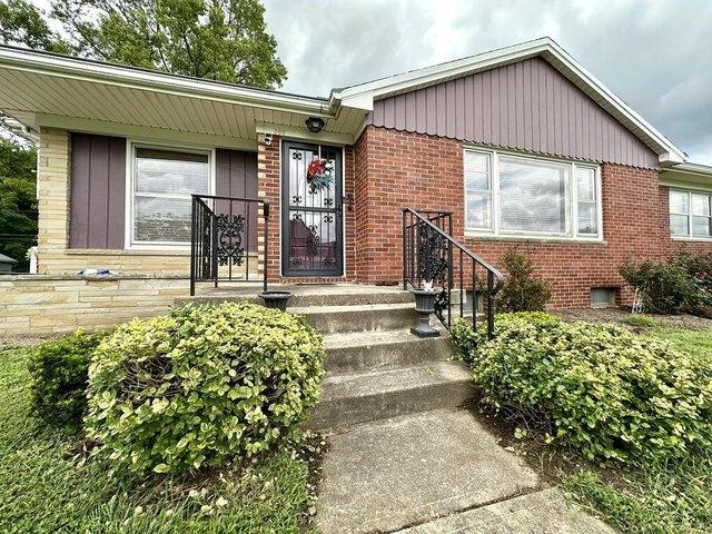 306 W Main St, Bainbridge, OH 45612