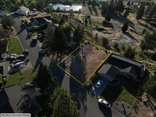 306 Woodridge Ct, Weed, CA 96094