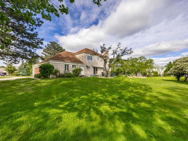 306 Woodview Court