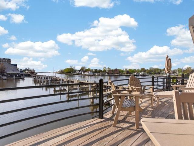306 Water St, Saint Joseph, MI 49085