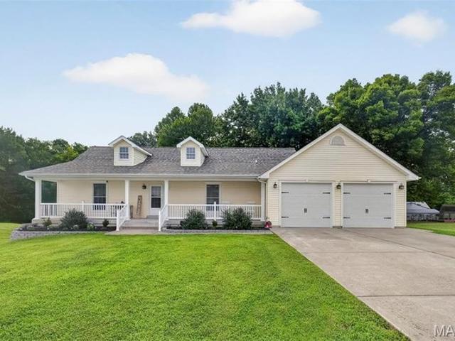 306 Waggoner Blvd, Elsberry, MO 63343