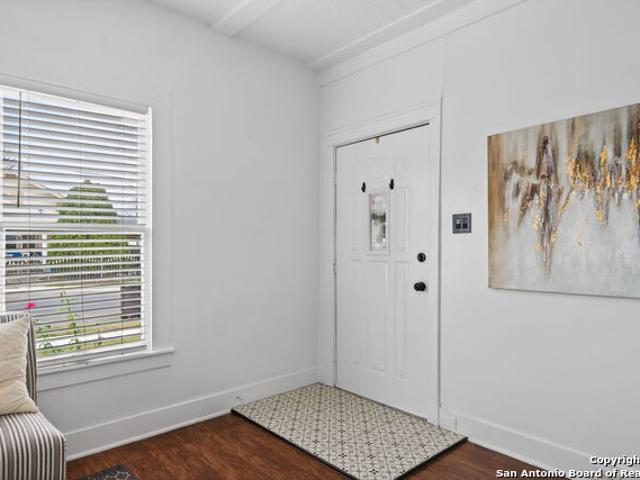 306 Walton Ave