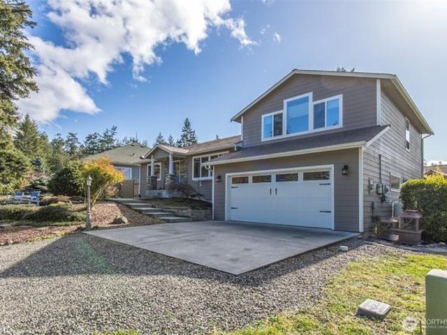306 Taylor Blvd, Sequim, WA 98382