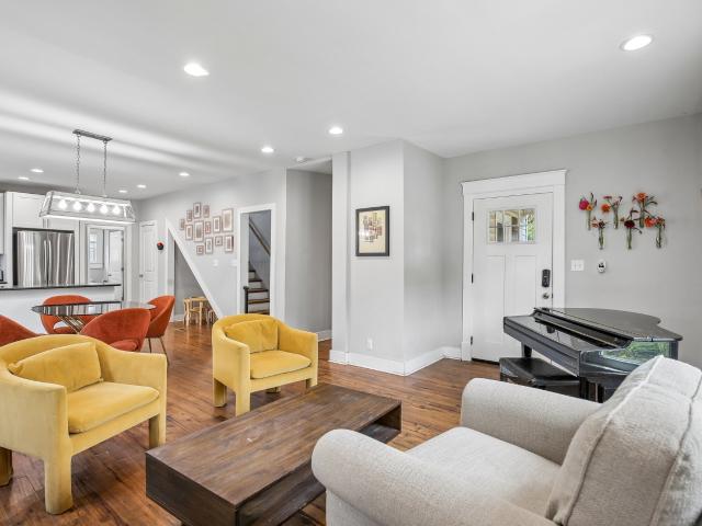 306 Valeria Street