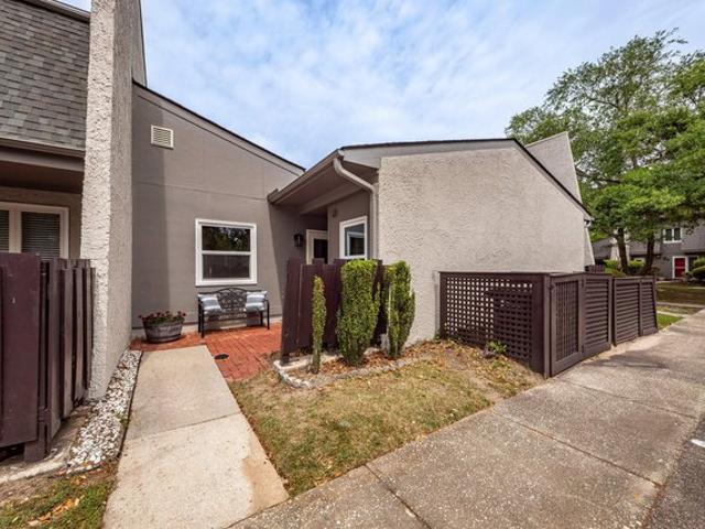 306 Ventura Pl, Mount Pleasant, SC 29464