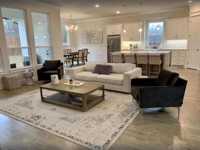 306 Village Way