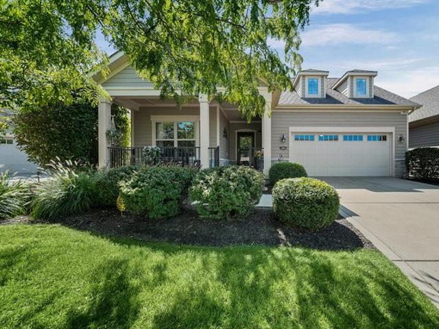 3074 Indian Summer Cir, Valparaiso, IN 46385