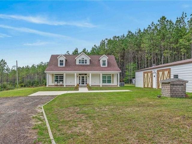 30757 Brady Rd, Robertsdale, AL 36567