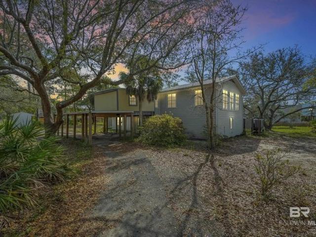 30758 Pine St, Elberta, AL 36530