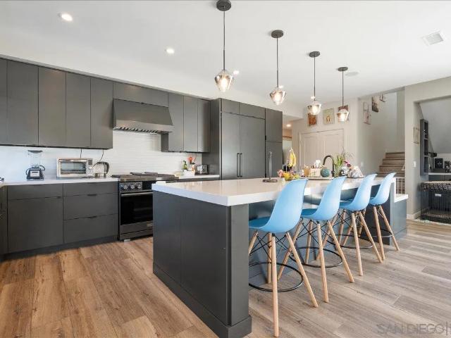 3075 Briand Ave