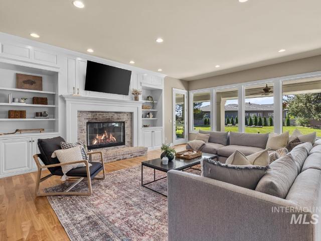 3075 W Balata Ct