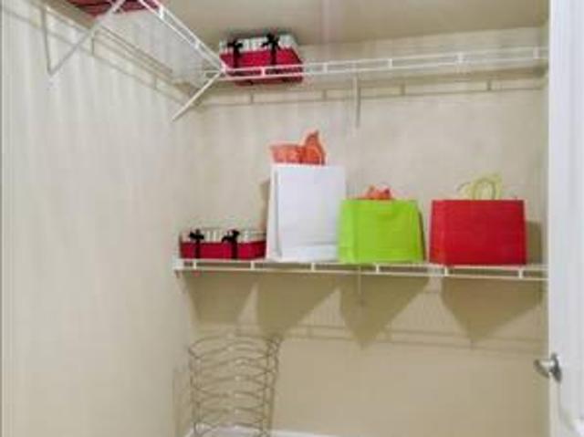 $3075 / 2br 1003ft² This home is where the heart is!