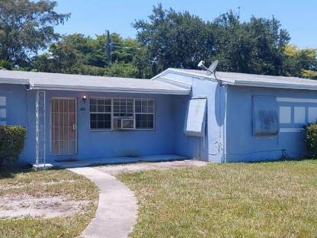 3075 68th St NW, Miami, FL 33147