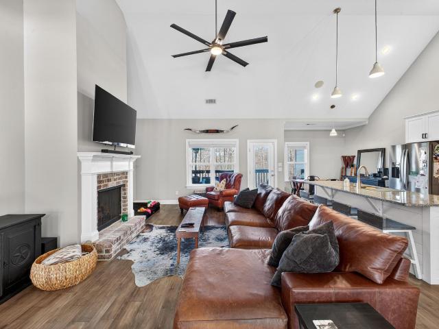 3076 Graylyn Lakes Drive