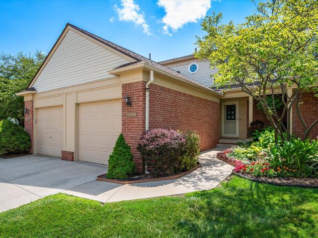 3076 Village Circle