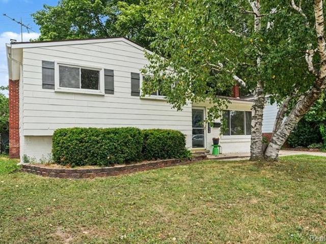 30778 Burlington St, Westland, MI 48186