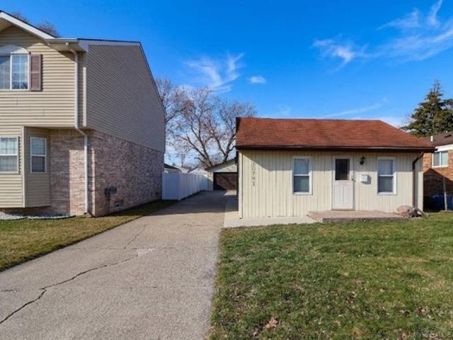 30791 Alger St, Madison Heights, MI 48071