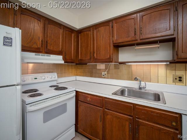 30795 Shiawassee Road # 7