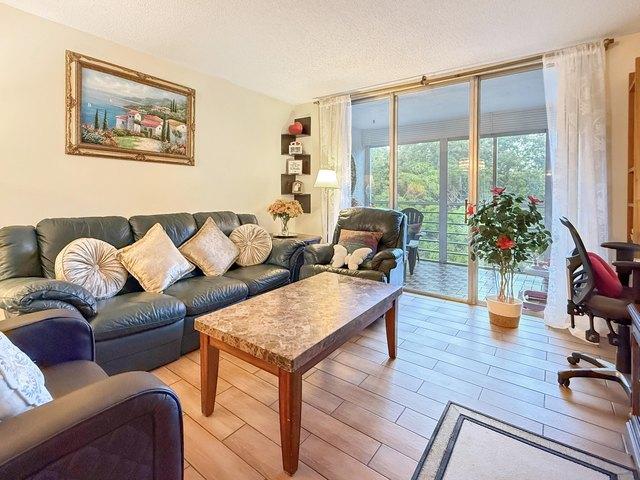 3070 NW 48th Ter Apt 414, Lauderdale Lakes, FL 33313