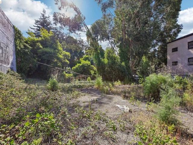 3070 Brook St, Oakland, CA 94611