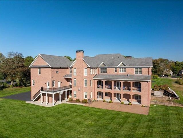 3070 Diamond Hill Rd, Cumberland, RI 02864