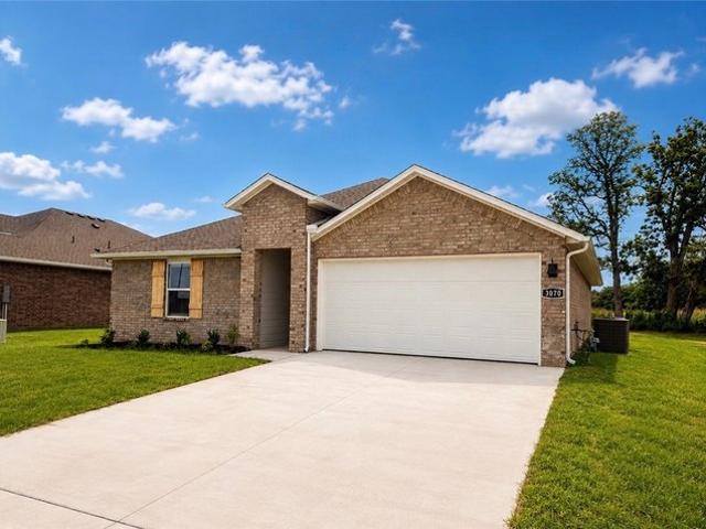 3070 Laredo Ln, Centerton, AR 72736