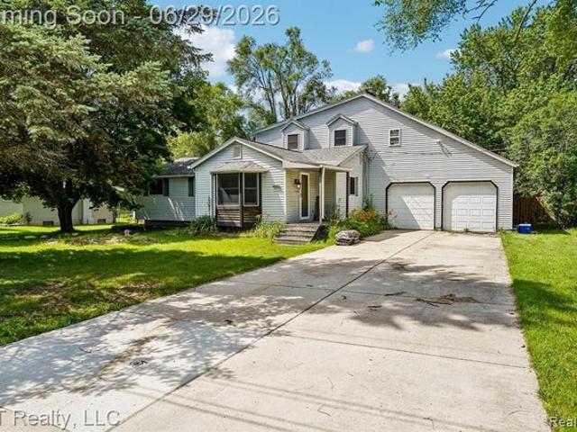 3070 Reeder Rd, Independence, MI 48346