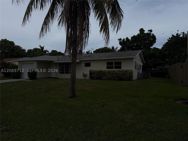 3070 SE 1st Pl, Boynton Beach, FL 33435