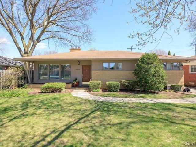 30712 Champine St, Saint Clair Shores, MI 48082