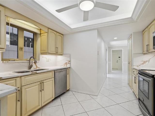 3071 Bolt Dr, Palm Harbor, FL 34685 | MLS #W7885